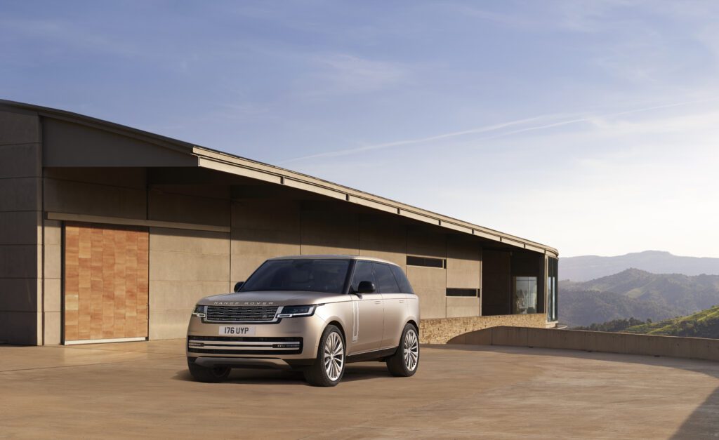INTRODUCING THE NEW RANGE ROVER » World Business Outlook
