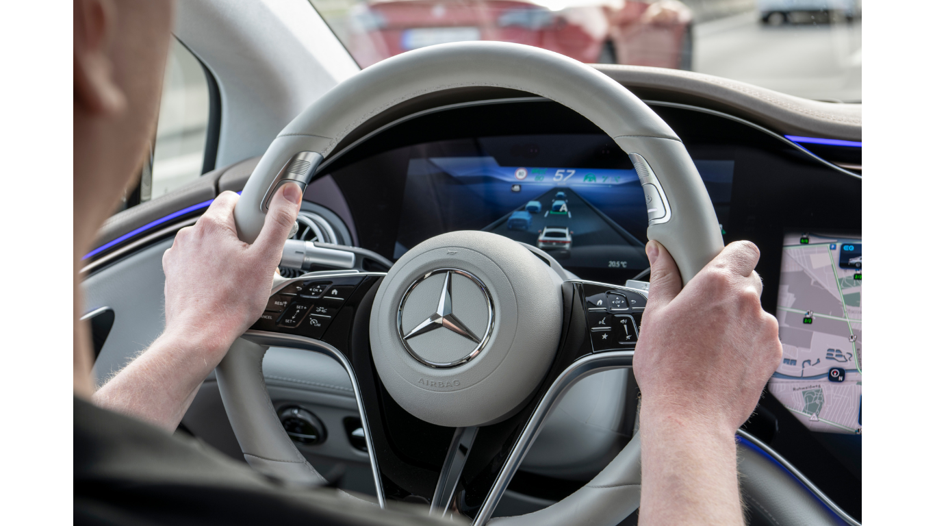Mercedes-Benz introduces Drive Pilot as an add-on for S-Class and EQS ...