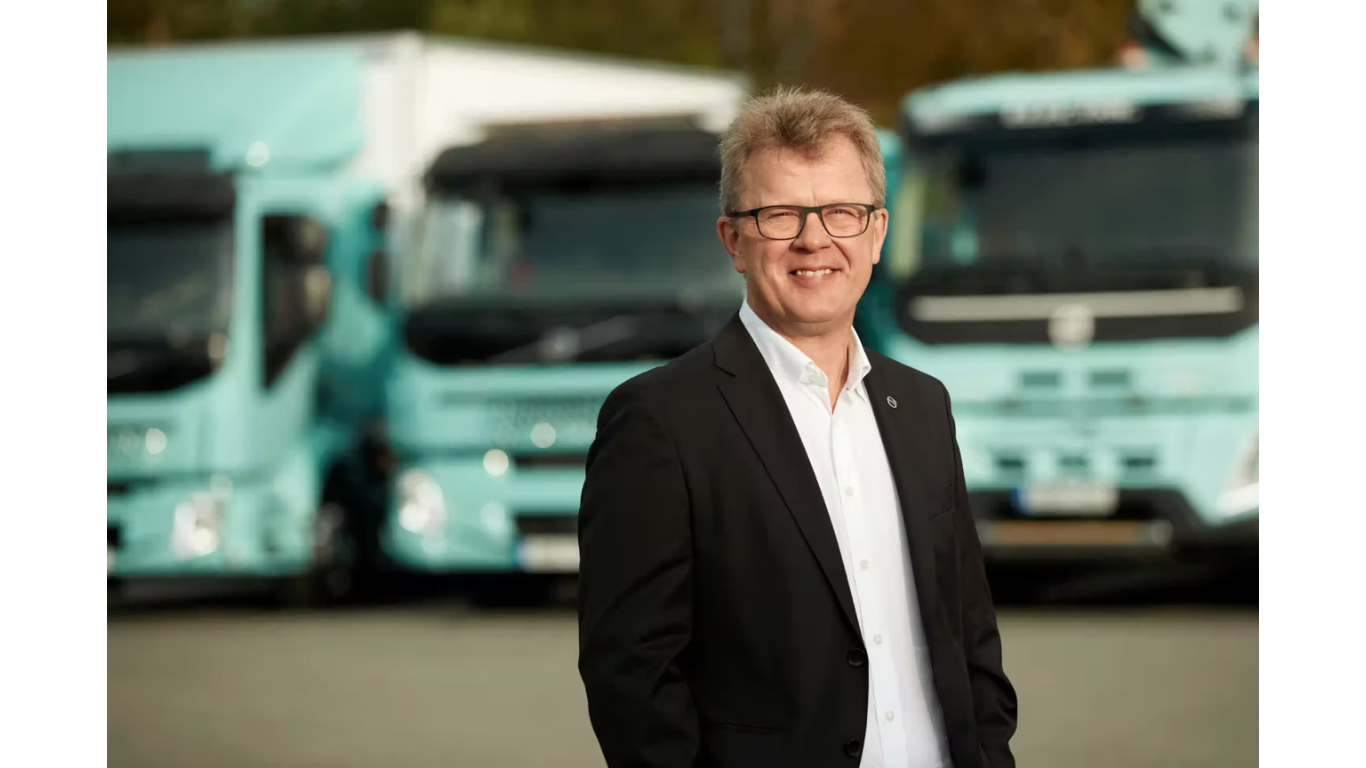 Volvo Trucks deliver 20 electric heavy trucks to DFDS » World Business ...